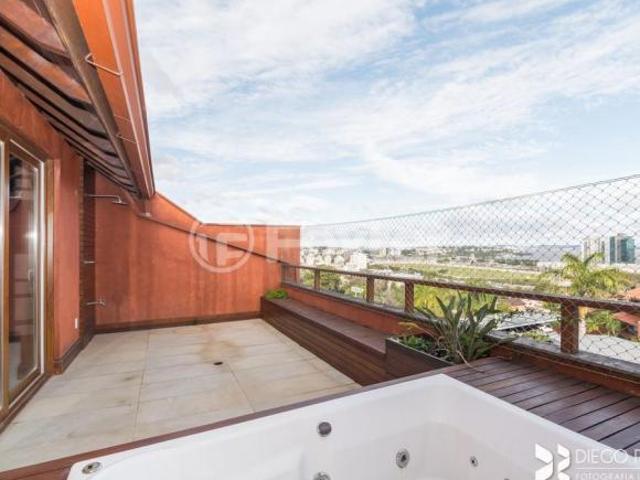 Casa em Condomínio, 3 dormitórios, 384.33 m², em Cristal