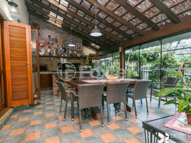 Casa em Condomínio, 3 dormitórios, 389.79 m², em Vila Nova