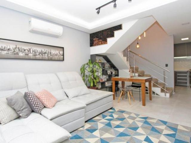 Casa em Condomínio 3 dormitórios 3 suítes e 2 vagas bairro Nonoai