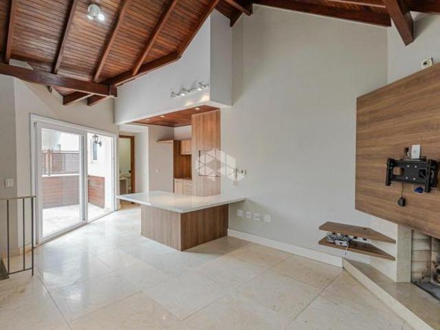 Casa em condomínio 3 dormitórios com 2 vagas no Três Figueias
