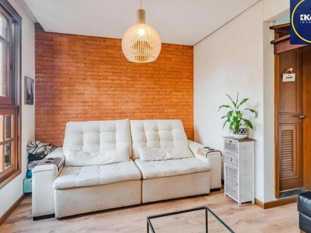Casa em condomínio 3 dormitórios e sótão bairro Cristal