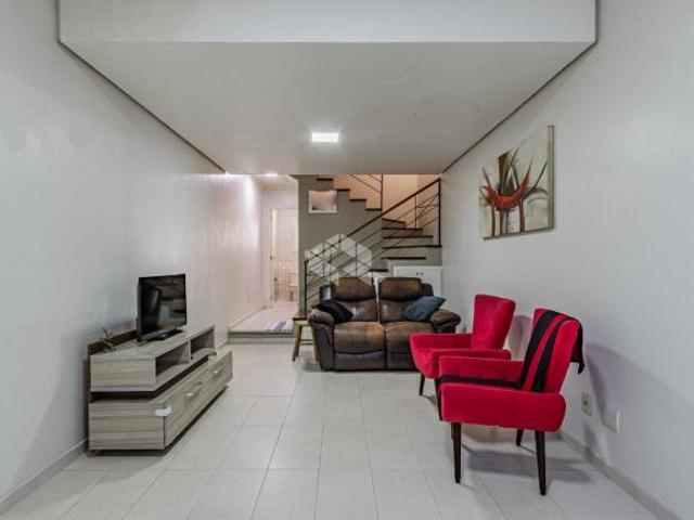 Casa em condomínio 3 dormitórios em Teresópolis