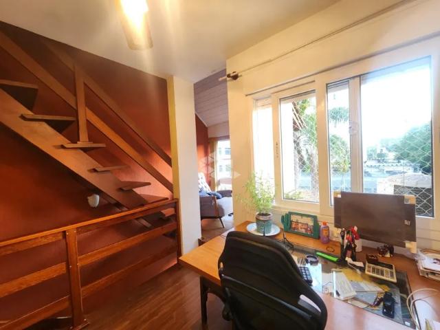 Casa em condomínio 3 dormitórios na Tristeza