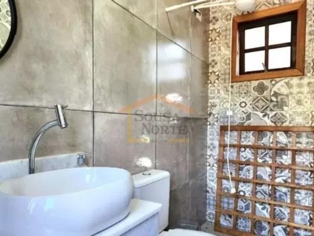 Casa em condominio, 3 dormitórios, sendo 1 suite, 8 vagas de garagem. 178m² Cumbari