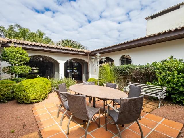 Casa em Condomínio 3 Quartos Cascatinha 900m²