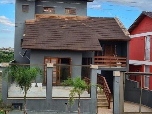 Casa em condomínio, 3 quartos, suíte, 240m2, vagas no Mario Quintana em Porto Alegre