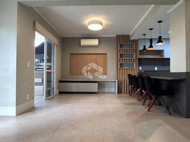 Casa em condomínio, 3 quartos sendo 1 suíte, 233m², 2 vagas cobertas, Bairro Moi
