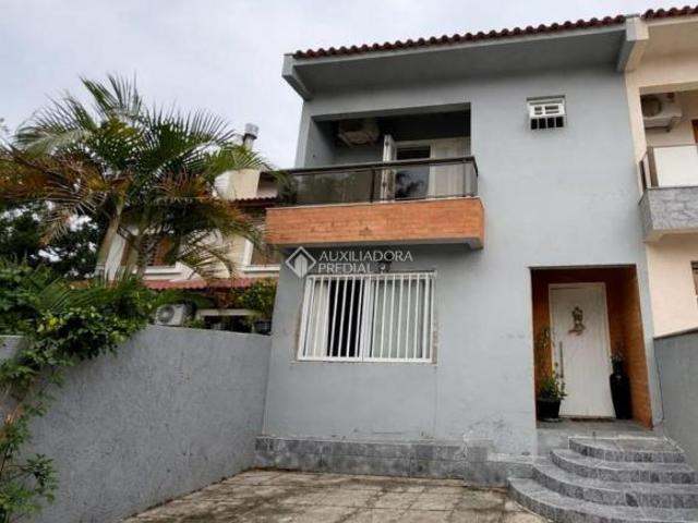 Casa em condomínio 3 quartos sendo 1 suíte, 2 vagas