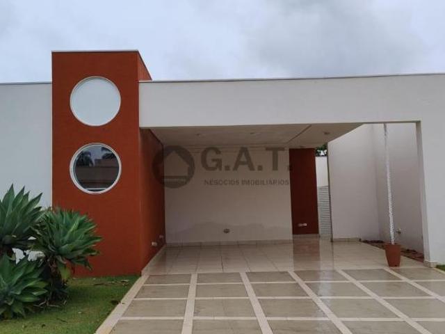 Casa em Condomínio 3 quartos, 1 suíte, 2 salas, 4 banheiros, 4 vagas na cidade de Aracoiaba da Ser