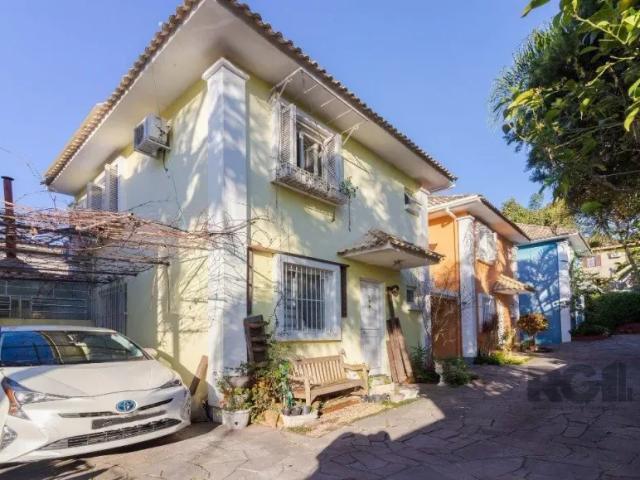 Casa em condomínio, 3 quartos, 1 suite, lareira, churrasqueira, 1 vaga Bairro Tristeza