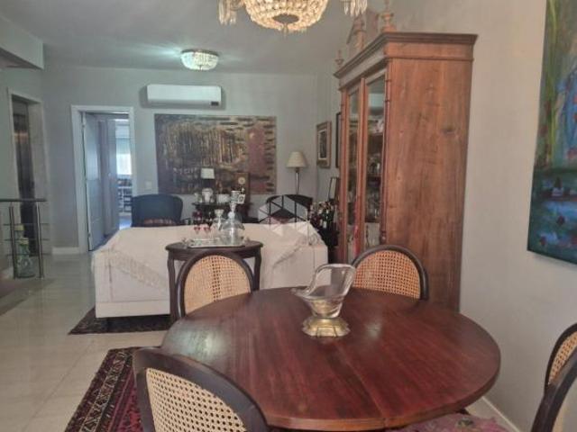 Casa em Condominio, 3 suites, 3 vagas e Elevador