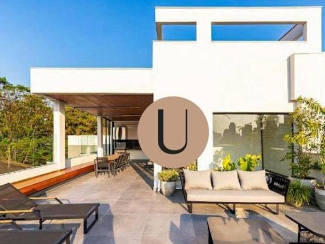 CASA EM CONDOMINIO 3 SUITES 7 VAGAS ALTO DA BOA VISTA VENDA