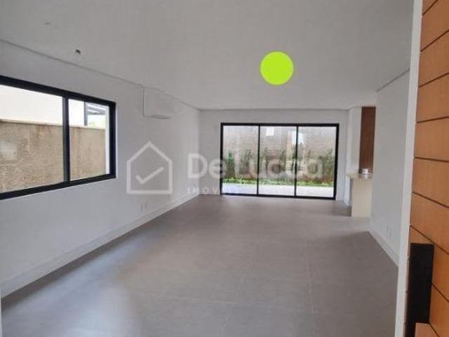Casa em condomínio, 3 Suites, á venda, no centro de Sousas, Campinas
