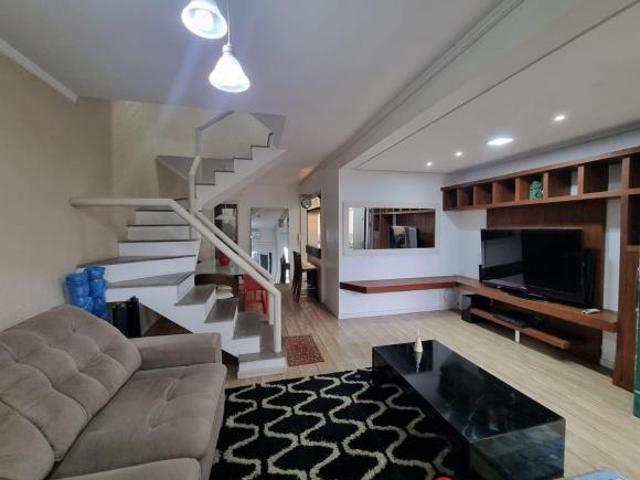 Casa em Condomínio 3 Suítes / Bairro Ipanema