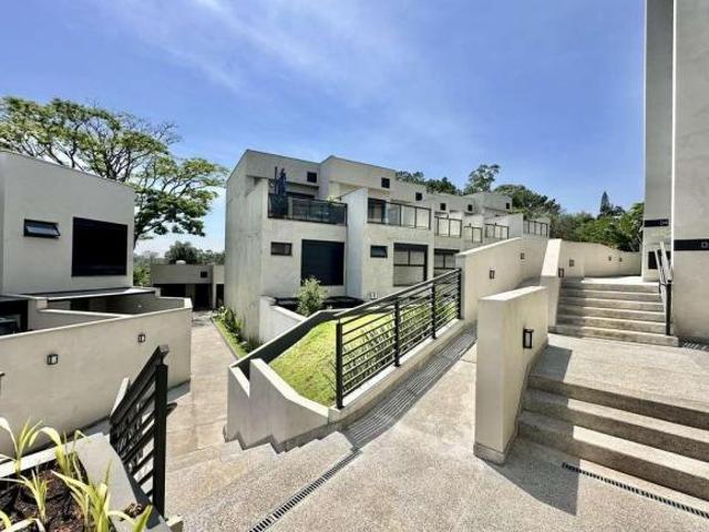 Casa em condomínio 3 suites e 2 vagas na Granja Viana Cond Gran Loft