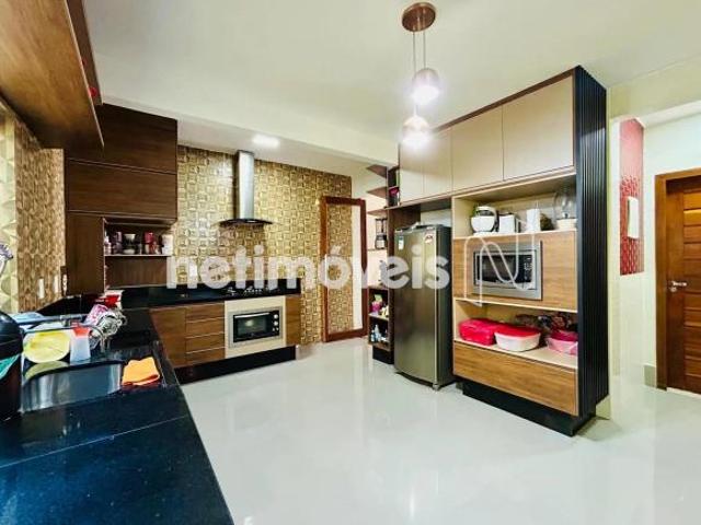 CASA EM CONDOMINIO 3 SUÍTES LAZER LINDA