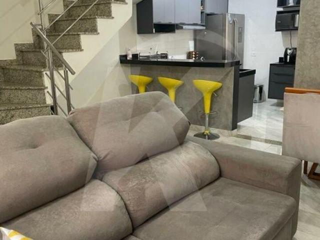 Casa em condomínio 02 suítes e 02 vagas