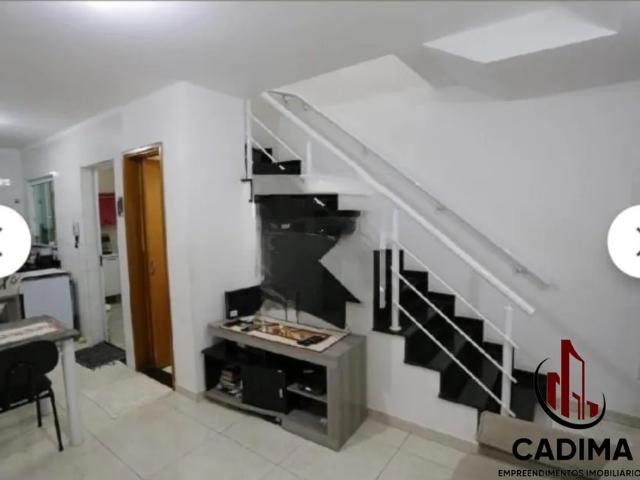 Casa em condominio 02 quartos na Vila Re!