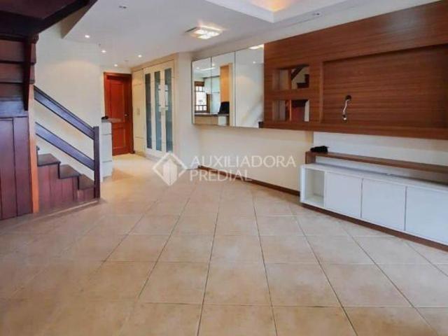 Casa em condomínio 03 dormitórios