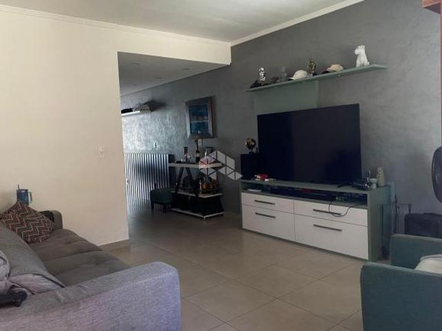 Casa em condomínio 03 dormitórios bairro Guaruja