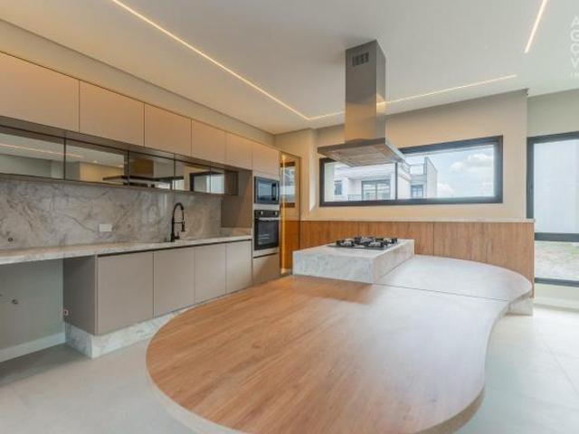 Casa em Condomínio, 03 Suítes, 04 Vagas, Terreno, Santo Inácio, Curitiba