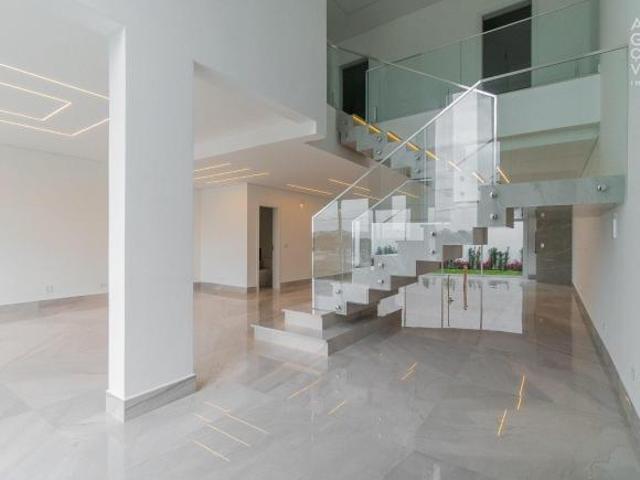 Casa em Condominio, 03 Suítes, 05 Vagas, Churrasqueira a Carvão, Santa Cândida, Curitiba