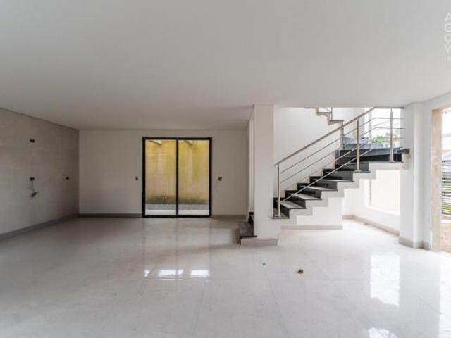 Casa em Condomínio, 03 Suítes, 02 Vagas, Terraço com Churrasqueira, Uberaba, Curitiba AGONLANÇAMEN