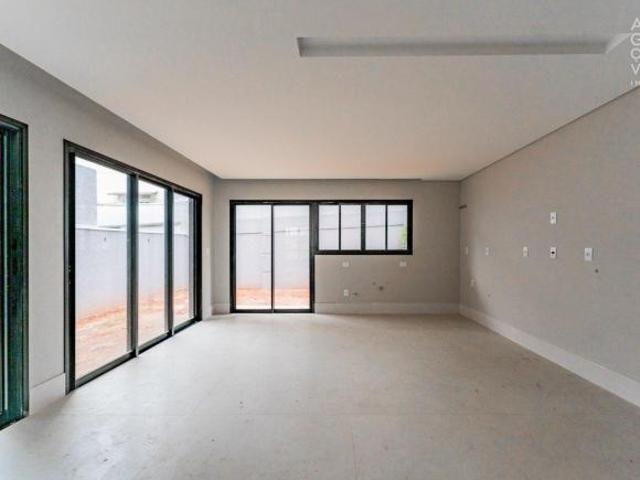 Casa em Condomínio, 03 Suítes, 03 Vagas, Terraço, Uberaba, Curitiba