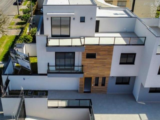 Casa em Condomínio, 03 Quartos, 02 Vagas, Terraço, Uberaba, Curitiba