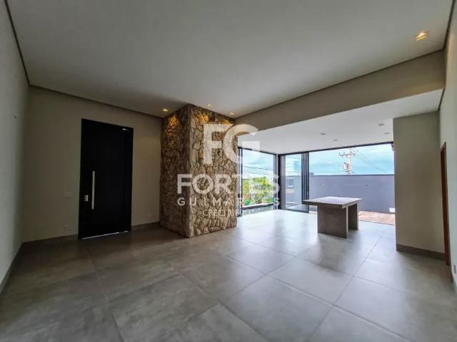 Casa Em Condomínio, 03 Quartos Sendo 03 Suítes, 437 m² de Terreno, Residencial Alto do Castelo