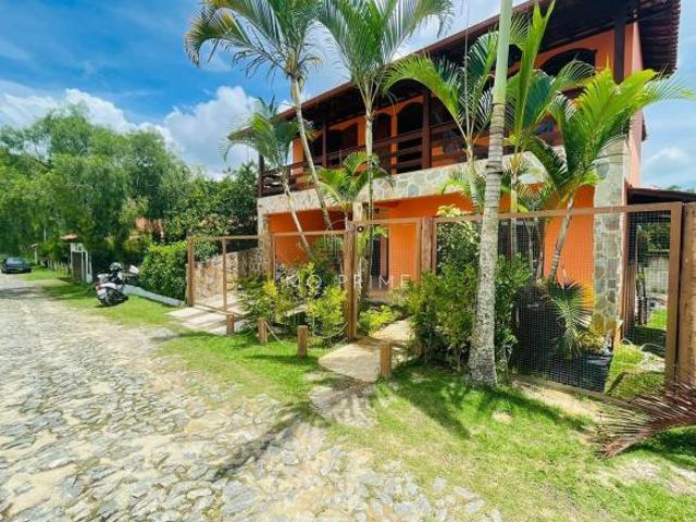 Casa em Condomínio 03 Quartos sendo 1 com Suíte, com possibilidade de transformar em 4 quartos, con