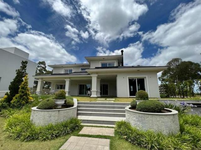 Casa em condomínio | 04 dormitórios | São Ciro