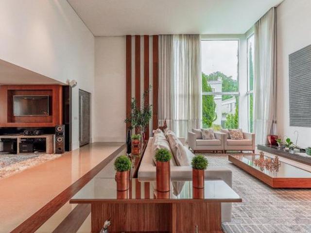 Casa em Condomínio, 04 Suítes, 04 Vagas, Campo Comprido, Curitiba