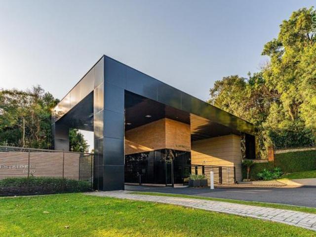 Casa em Condomínio, 04 Suítes, 04 Vagas, Varanda Coberta com Spa, Campo Comprido, Curitiba