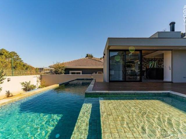 Casa em Condomínio, 04 Suítes, 06 Vagas, Piscina Aquecida, Tanguá, Curitiba