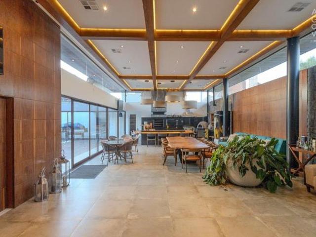 Casa em Condomínio, 04 Suítes, 06 Vagas, Piscina, Santa Felicidade, Curitiba