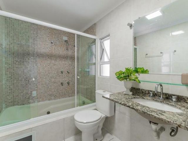 Casa em Condomínio, 04 Quartos, 02 Vagas, Quintal, São Braz, Curitiba