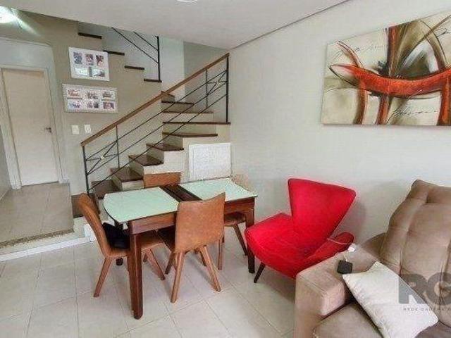 Casa em condomínio 110m² 3 dormitórios sendo 1 suíte e 1 vaga de garagem no bairro Teresópolis