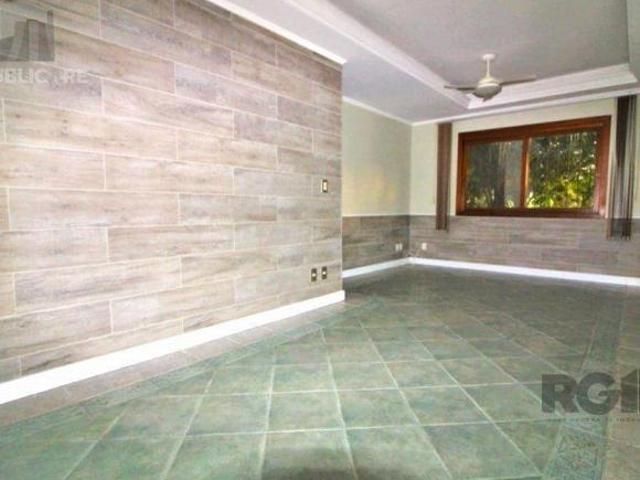 Casa em condomínio 111m² 3 dormitórios sendo 1 suíte e 4 vagas no bairro Espir