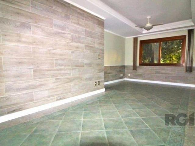 Casa em condomínio 111m² 3 dormitórios sendo 1 suíte e 4 vagas no bairro Espirito Santo