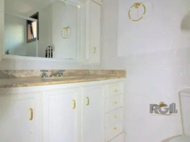 Casa em condomínio 111m² 3 dormitórios sendo 1 suíte e 4 vagas no bairro Espirito Santo