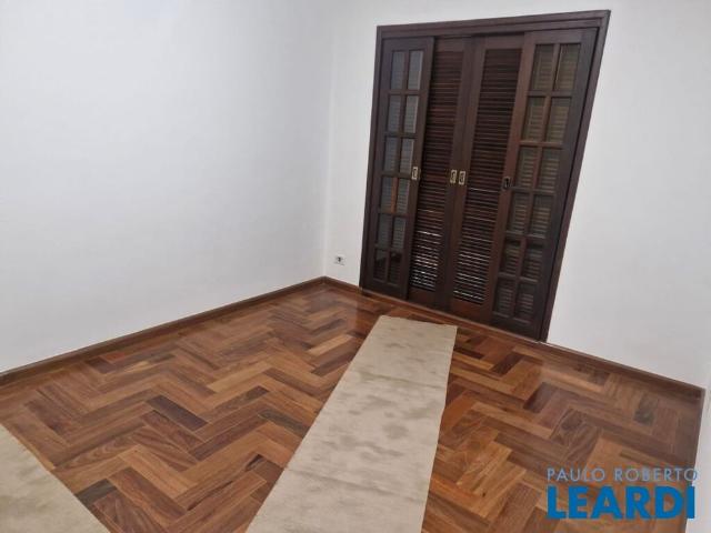 Casa Em Condomínio