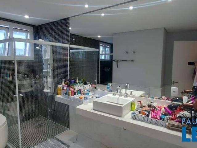 Casa Em Condomínio
