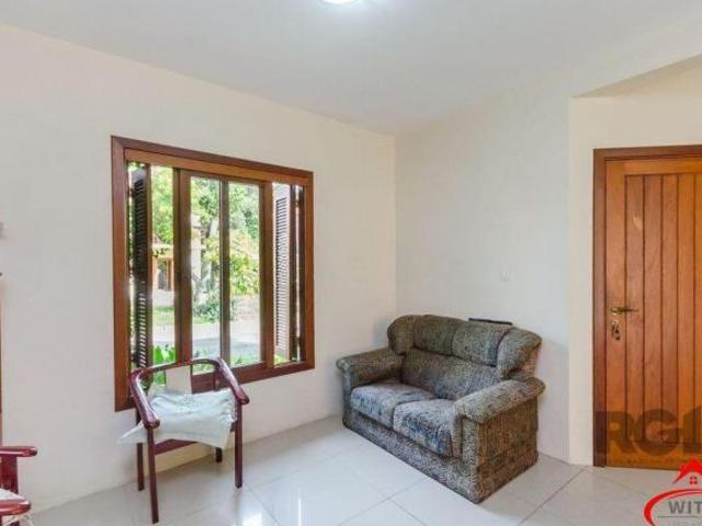 Casa em Condomínio, 166m² 3 dormitórios, 2 vagas no bairro Guarujá