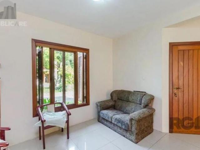 Casa em Condomínio, 166m² 3 dormitórios, 2 vagas no bairro Guarujá