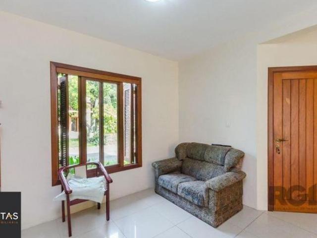 Casa em Condomínio, 166m² 3 dormitórios, 2 vagas no bairro Guarujá