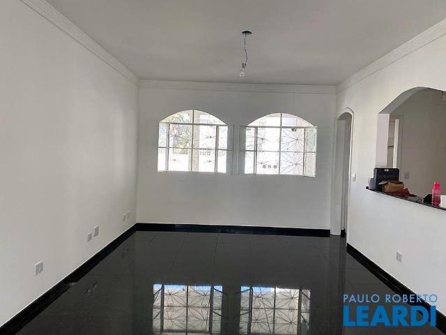 Casa Em Condomínio