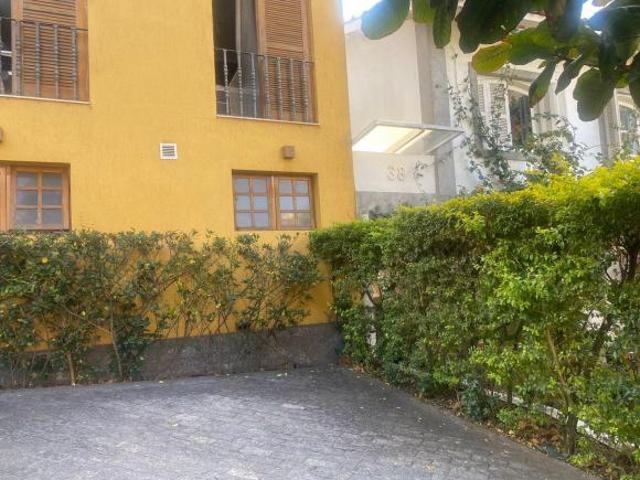 Casa em Condomínio 180M² 3 Dormitórios 1 Suíte 3 Vagas E Área Gourmet