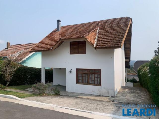 Casa Em Condomínio