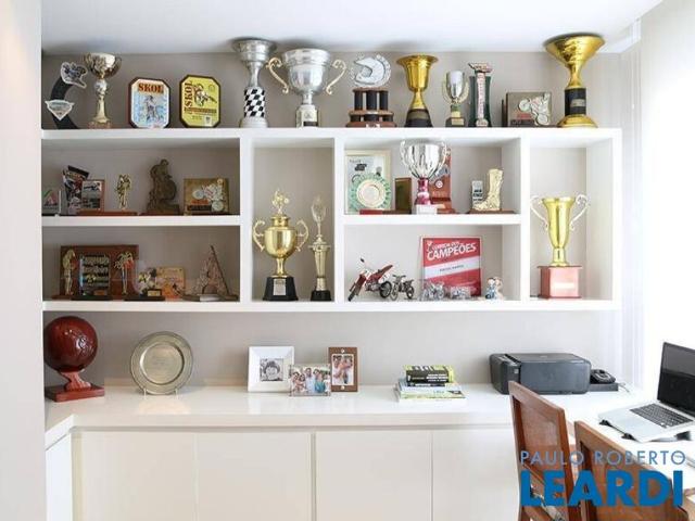 Casa Em Condomínio